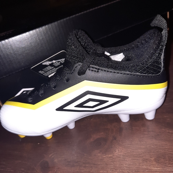 Umbro | Shoes | Umbro Kids Soccer Cleats Various Sizes | Poshmark